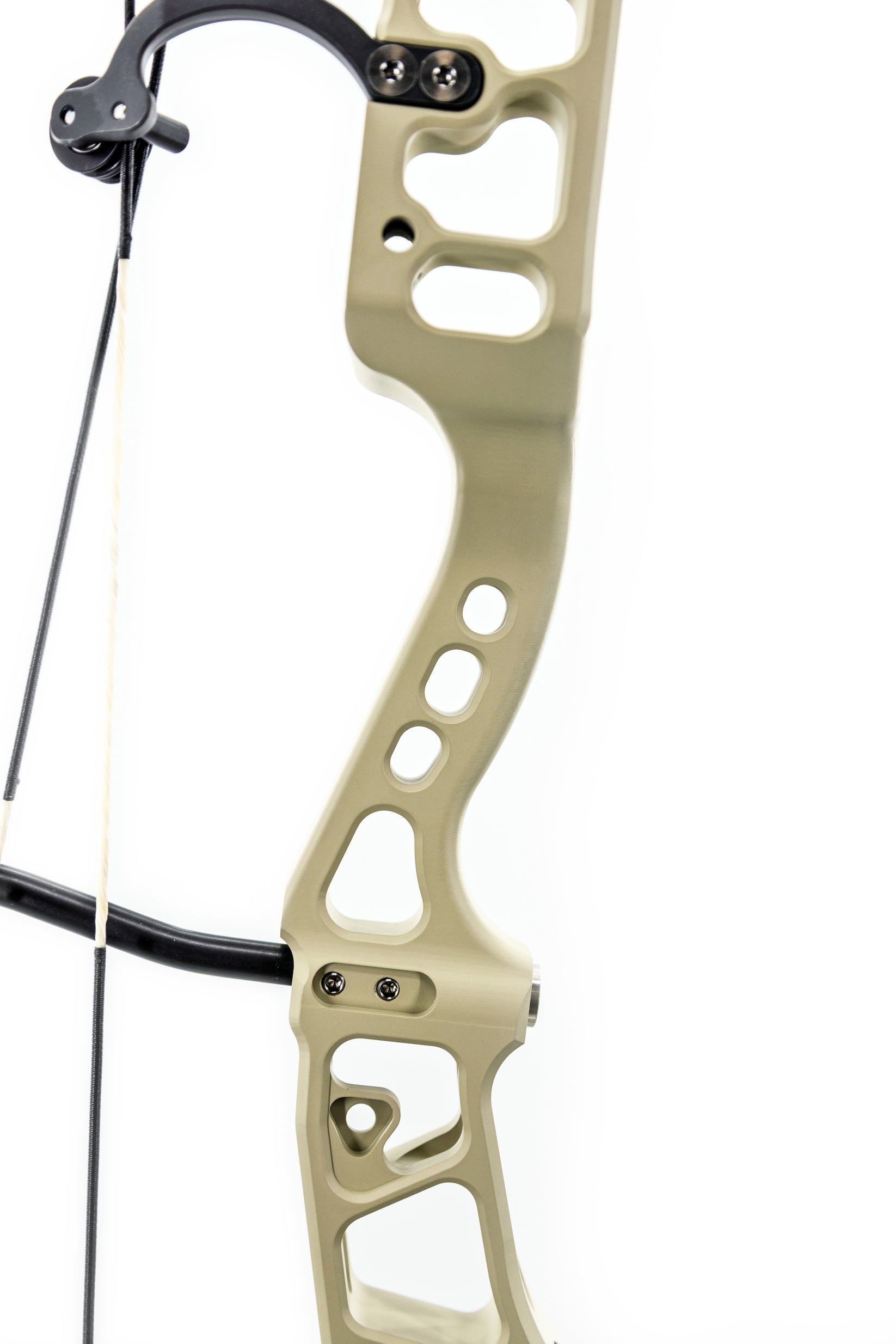 Truth 31 MG - RH - Sand - Magnesium Bow – Truth Archery